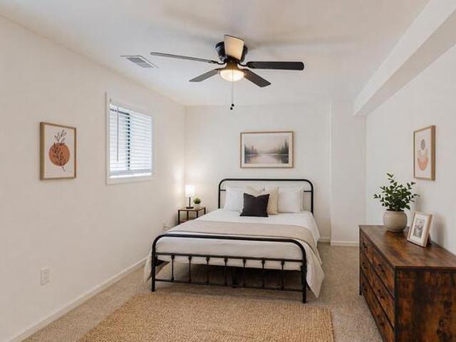 Newly renovated & Beautiful Union City Multiplex with Dining area