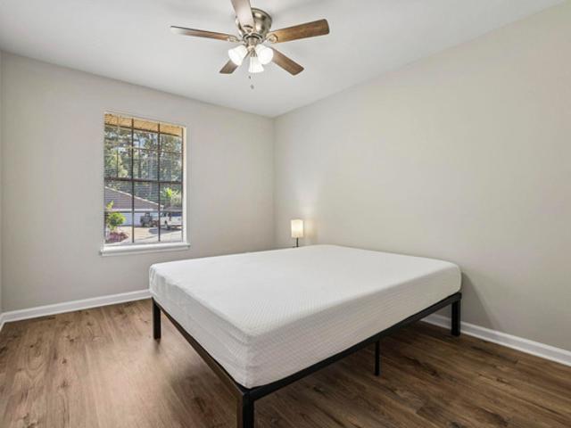 Newly Renovated Bright & Spacious Gwinnett Village Norcross Home | No Move In Fee | Free Wi Fi | Monthly Cleaning | Close + Grocery Nearby | Top Rated Host