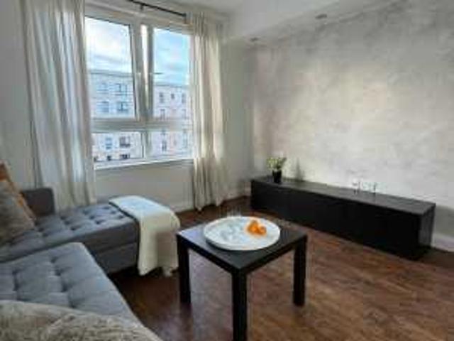 Newly Renovated, Bright 2 Bedroom Flat in Granton Waterfront Gait