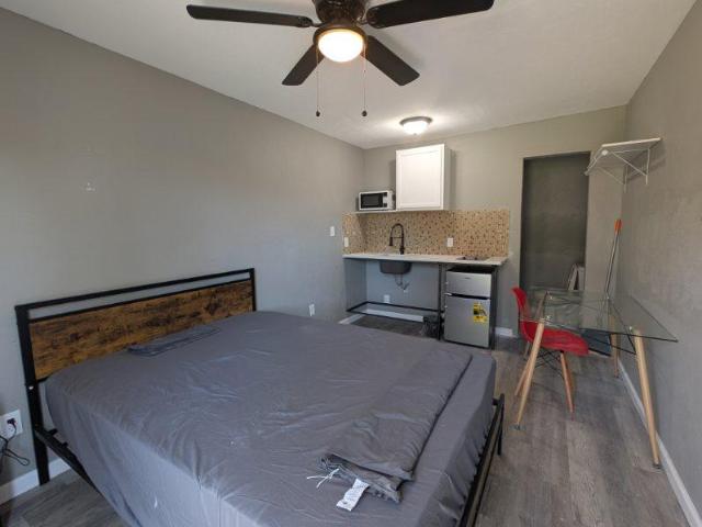 Newly renovated Dallas house. each bedroom has eve