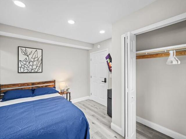 Newly Renovated | Dual Kitchens | TV & Mini Fridge in Each Room | Tons of Natural Light | Quiet Neighborhood near San Marco