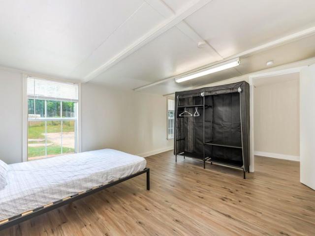 Newly renovated Fort Worth House. Dining area, wor