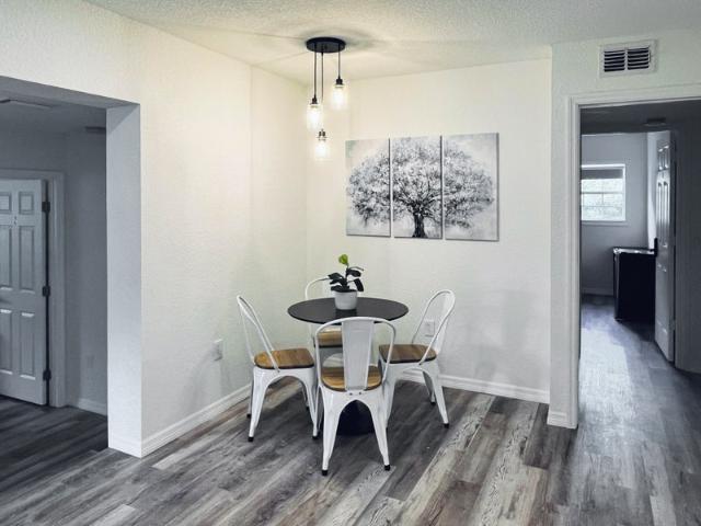Newly Renovated Fruitland Park House, 3 minute wal