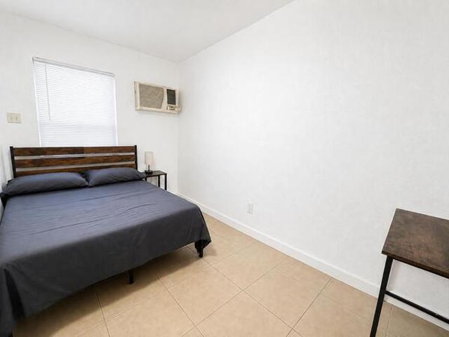 Newly Renovated, Fully Furnished Rooms & Move In Ready Dorsey Park Fort Lauderdale