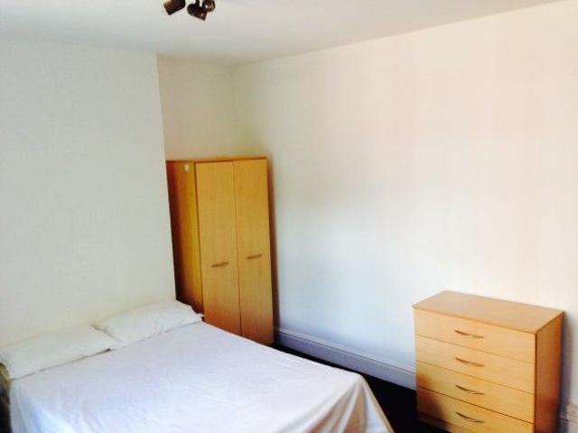 Newly Renovated House, Close to both Leicester and DeMontfort Uni