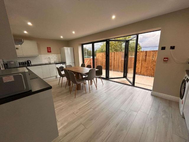 Newly Renovated House Share Ideal for Medical Students | Farnworth, Bolton Room 4