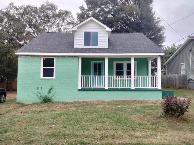 Newly renovated home with new appliances and fully furnished new beds and game room, washer/ dryer and plenty of parking space walking distance to neighborhood attractions and grocery stores salons barber shops smoke shops gas station etc.