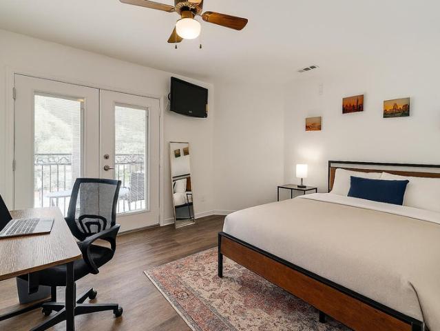 Newly Renovated Home in Dallas – Strategic Locati