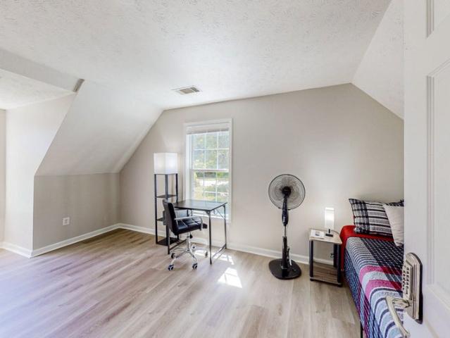 Newly Renovated Home in Ellenwood – Safe, Conveni