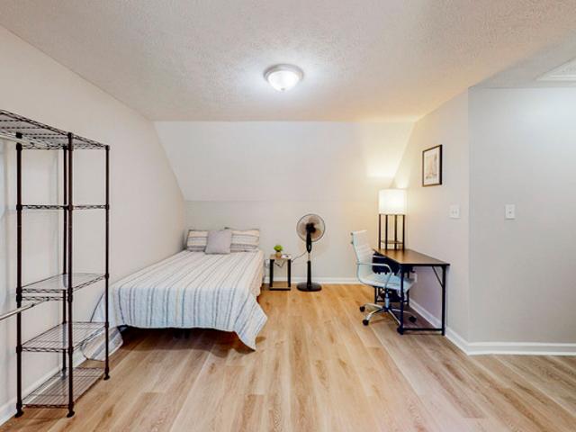 Newly Renovated Home in Ellenwood – Safe, Convenient, and Comfortable | Transit Stop 1 Min Away | Stylish, Secure, Fully Furnished Rooms | High Speed Internet & WiFi | All Utilities Included