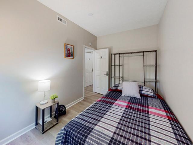 Newly Renovated Home in Ellenwood – Safe, Convenient, and Comfortable | Transit Stop 1 Min Away | Stylish, Secure, Fully Furnished Rooms | High Speed Internet & WiFi | All Utilities Included