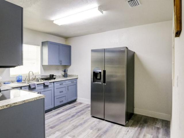 Newly renovated home in Forest Hills! 3 min walk