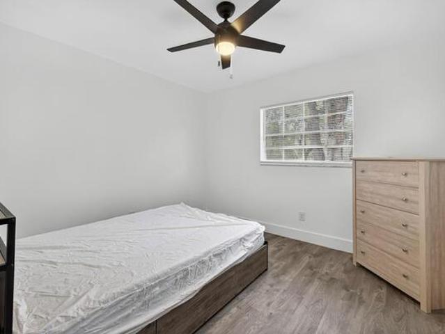 Newly Renovated Home in Old Seminole | Spacious and Clean Rooms Near Transit & Shopping