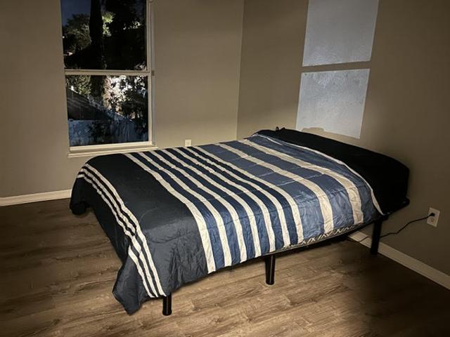 Newly Renovated Home Large Spacious Rooms Close
