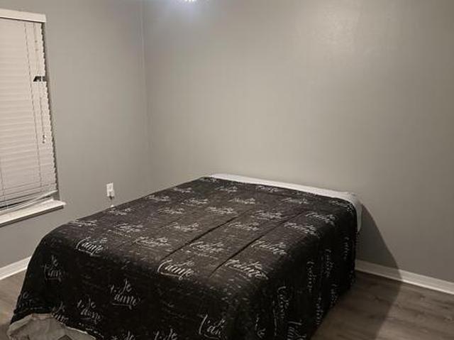 Newly Renovated Home Large Spacious Rooms Close to Walmart, Aldi, & Fast Food Minutes from US27 and Old Polk City Rd