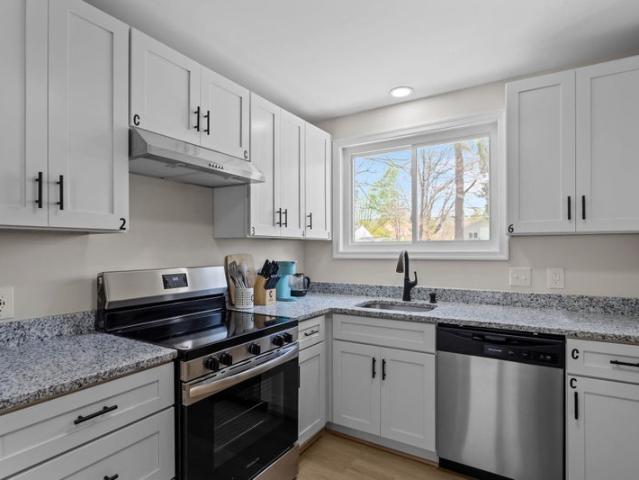 NEWLY RENOVATED HOME | MINUTES TO HOSPITALS & SHO