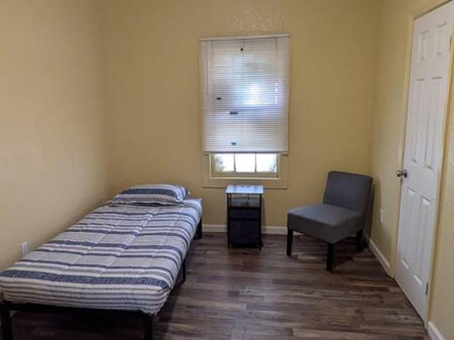 Newly renovated & homey Jacksonville House with porch