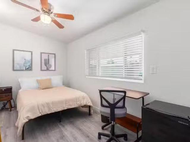 Newly Renovated & Homey Phoenix House With Backyard id. 9361