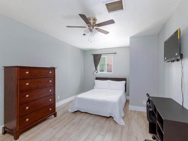 Newly Renovated Henderson House With Utilities Included