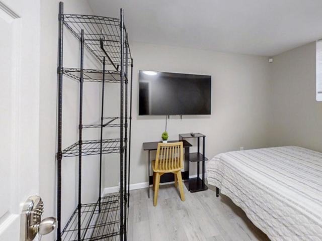 Newly renovated & high quality Atlanta Home! Top of the line finishes, granite countertops, stainless steel. Cute West Lake neighborhood! Don’t miss out!