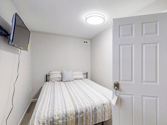 Newly renovated & high quality Atlanta Home! Top of the line finishes, granite countertops, stainless steel. Cute West Lake neighborhood! Don’t miss out!
