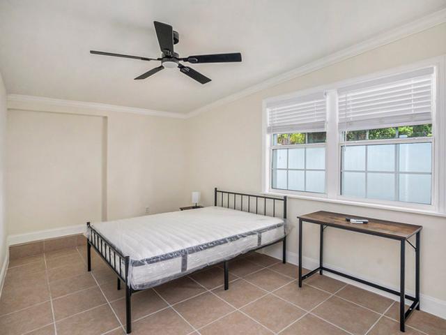 Newly renovated & high quality Tampa House with Dining area