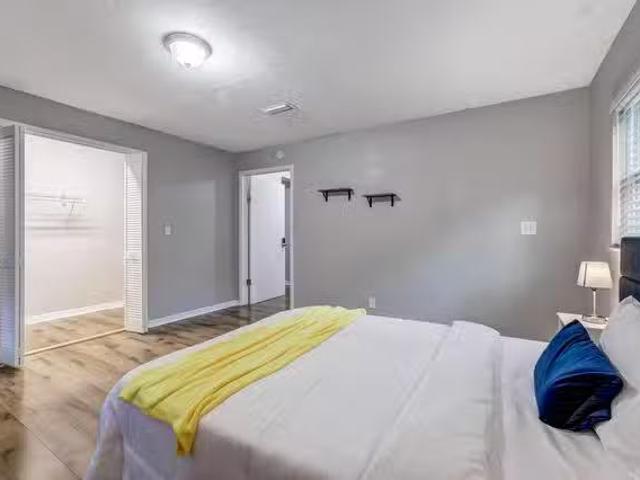 Newly Renovated Jacksonville Home Prime Location Spacious, C.