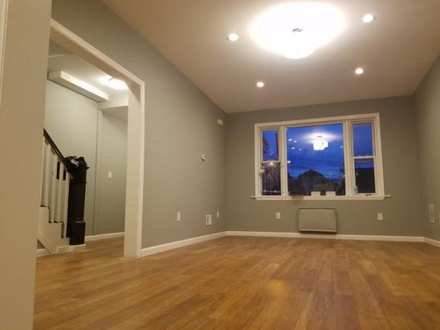 NEWLY RENOVATED LARGE PRIVATE ROOM