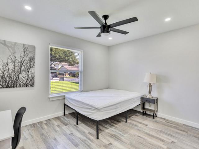 Newly renovated & modern Austin House with Patio or porch