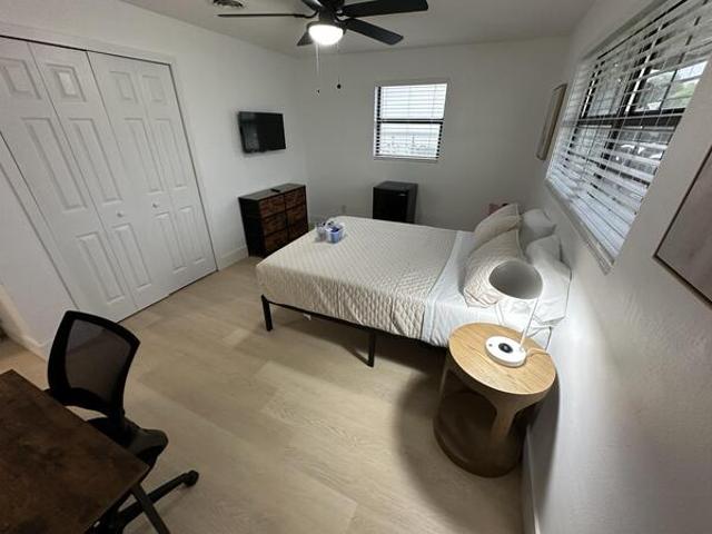 Newly renovated & modern Daytona Beach House