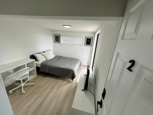 Newly renovated & modern Holiday House with Garage