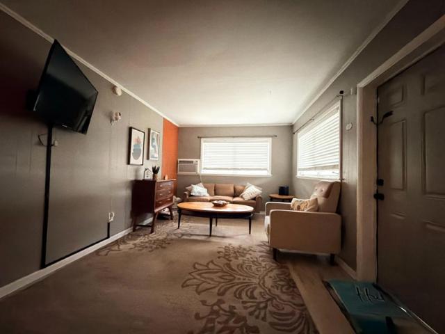 Newly Renovated, Modern Rooms Close to Downtown