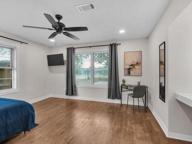 Newly Renovated North Houston Smart Home: High Speed Transit Access | Near Groceries | All Inclusive Designer Suites