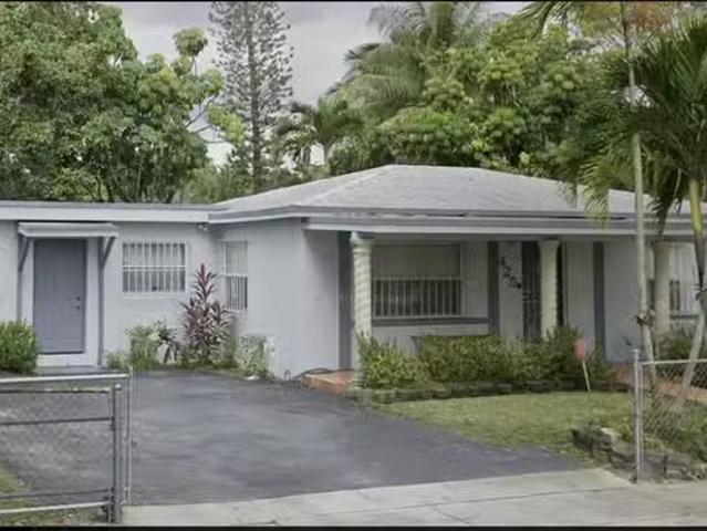 Newly renovated North Miami Home Ready to Move In! $3,200 3.