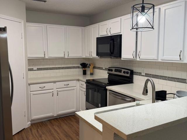 Newly renovated shared living | 11 Min to public
