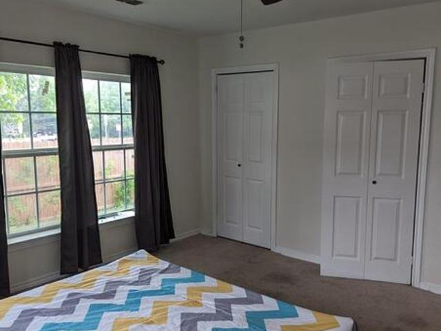 Newly renovated & spacious Dallas House with Backyard