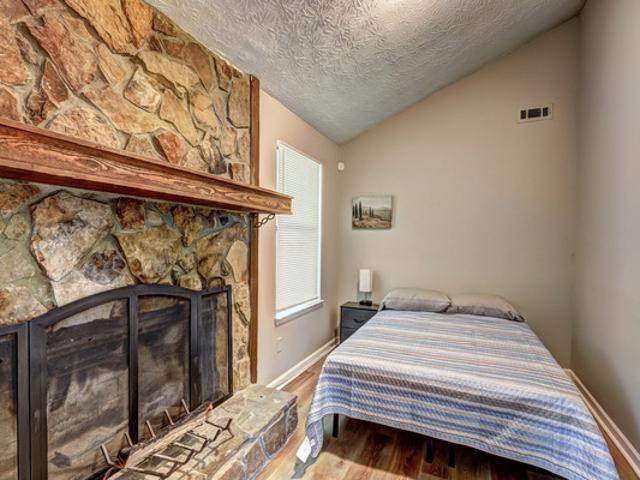Newly renovated & spacious Jonesboro House with Dining area and private fenced back yard