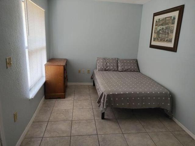 Newly renovated & spacious Orlando House with Dining area