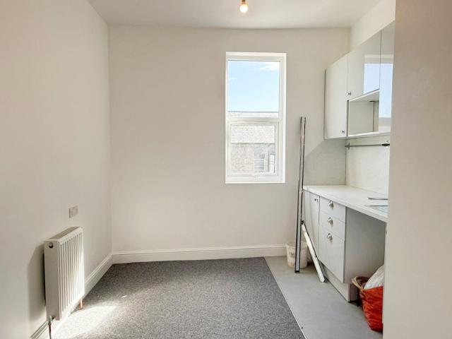 Newly Renovated Studio Flat In E5