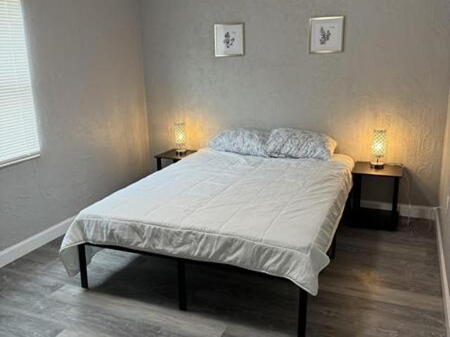 Newly Renovated St. Petersburg House with Dining area. Cozy & comfortable