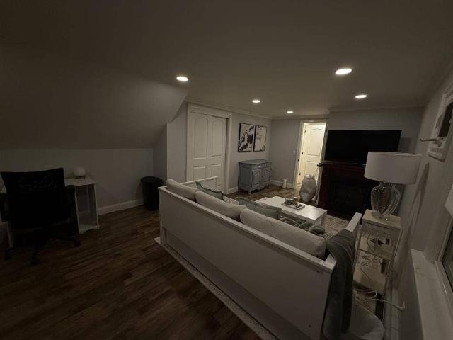 Newly Renovated Private 2 Bedroom