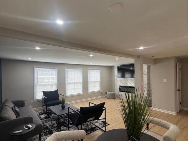 newly renovated room/bath, neighborhood pool