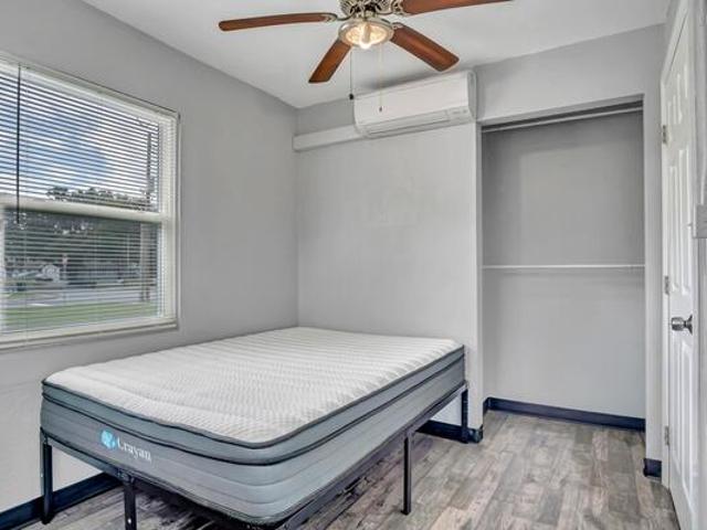 Newly Renovated Rooms Near Downtown, UCF, Valencia, Transit, Universal 15 min, Disney 25 min