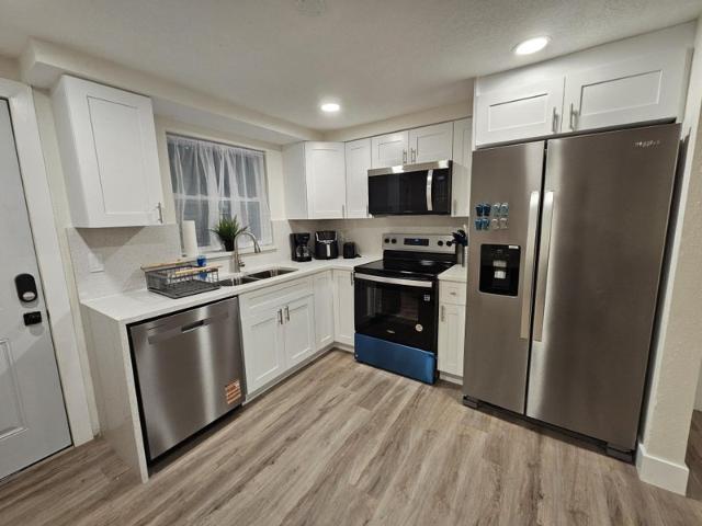 Newly Renovated, TransitFriendly, and Close to Ev