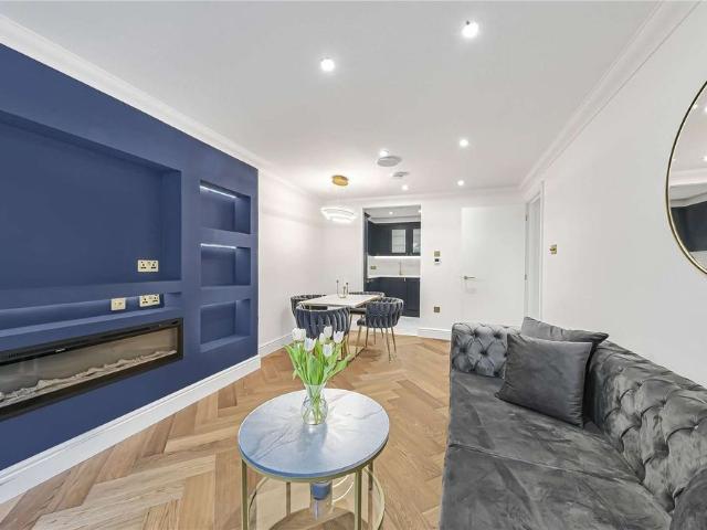 Newly refurnished two bedroom, two bathroom set within a portered block