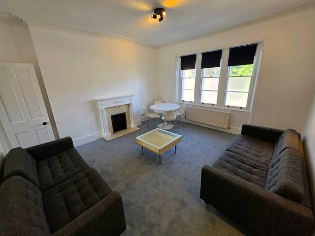 Newly Refurbished 4 Bed Flat In Fantastic Location