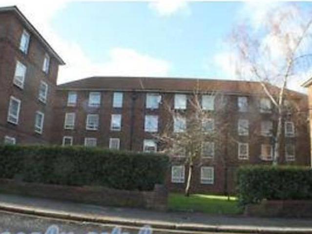 Newly Refurbished 4 Bedroom Flat
