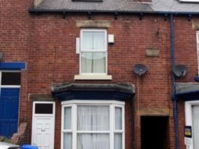 Newly refurbished 4 bedroom house located on a quiet road