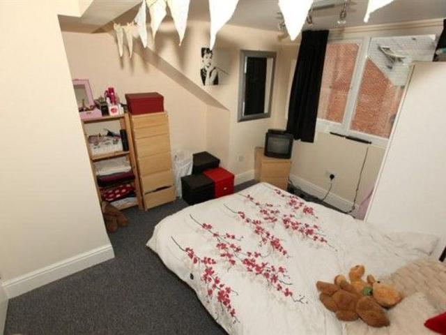 Newly refurbished 5 double bedroom house off Ecclesall Road
