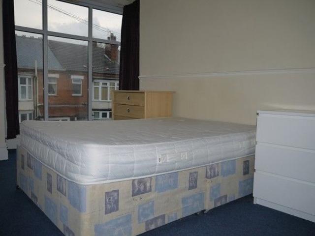 Newly refurbished 6 bedroom house